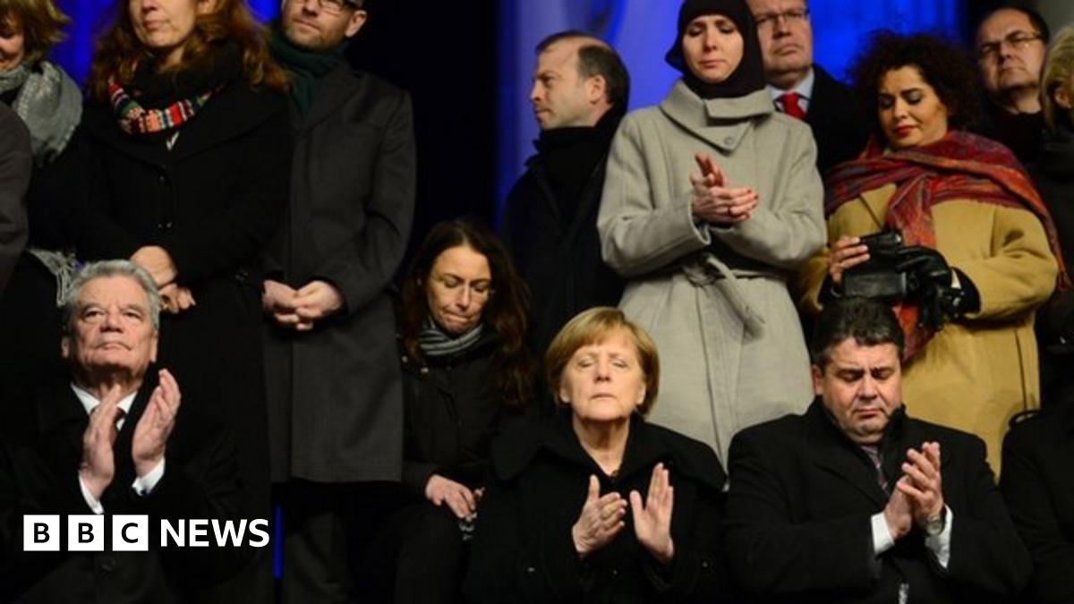 German leaders attend Muslim community rally - BBC News