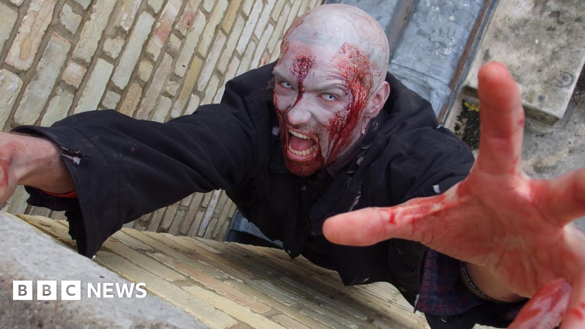 Dying Light: Millions view Cambridge zombie rooftop pursuit - BBC News