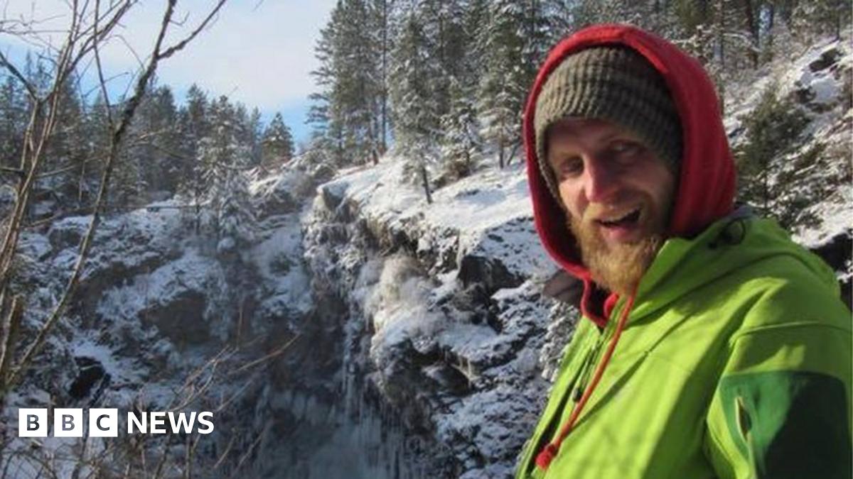 Scottish climber among three dead in 2,000ft Canada fall - BBC News
