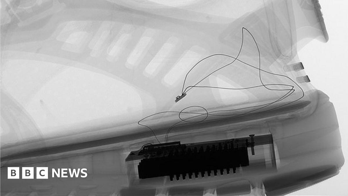 Smart shoe devices generate power from walking - BBC News