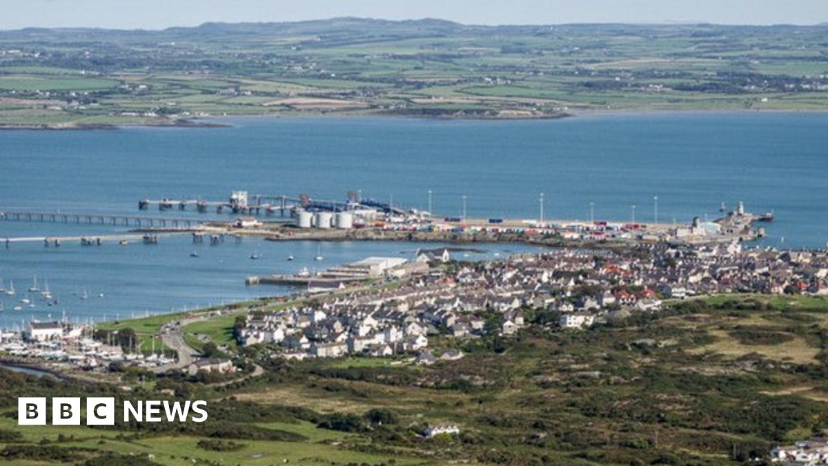 Plans to improve road links to Holyhead port from A55 - BBC News