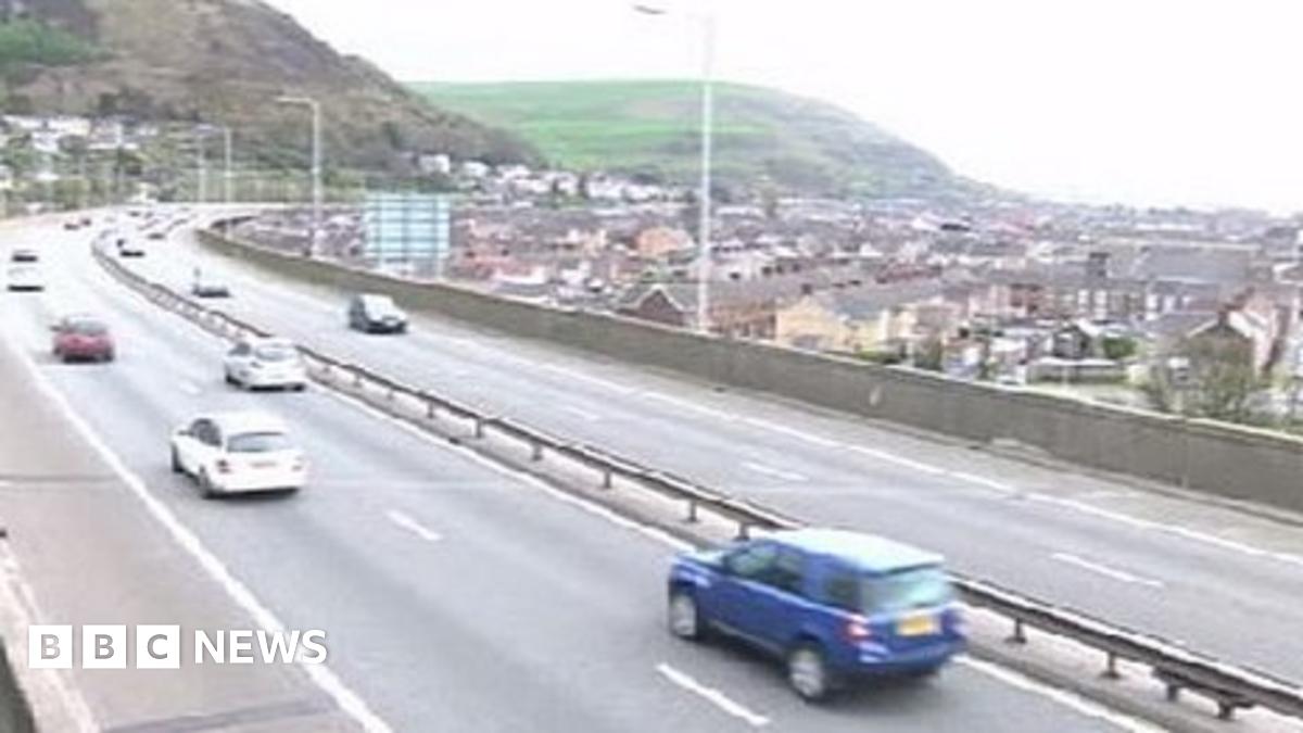 New M4 speed cameras catch 500 in four days - BBC News