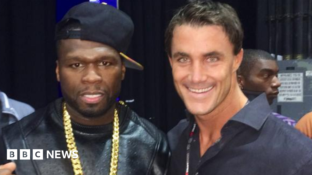 Fitness expert Greg Plitt dies after being hit by train - BBC News