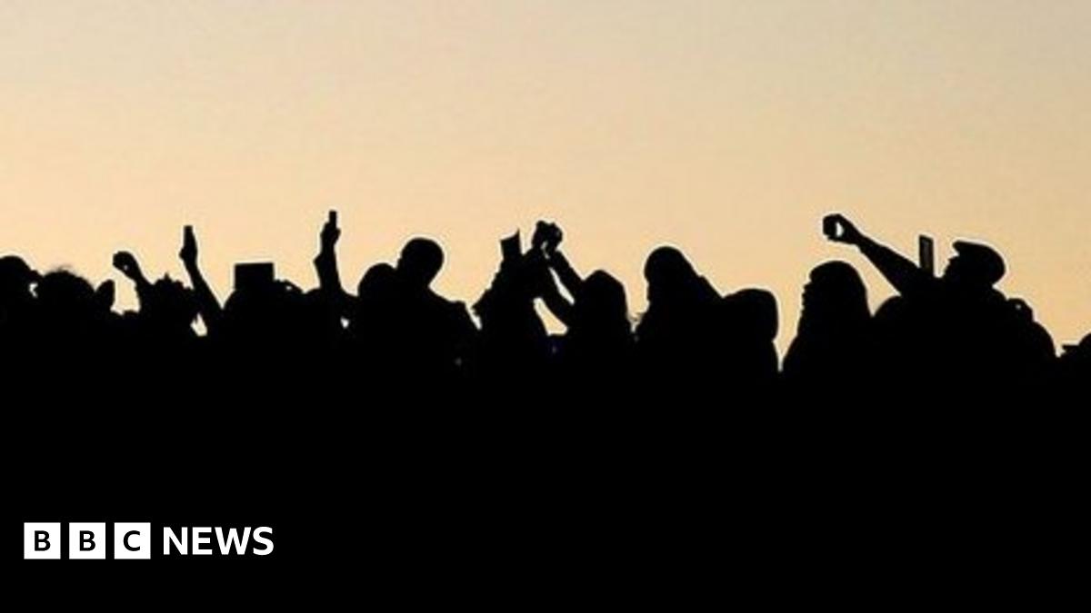 Day in pictures: 19 January 2015 - BBC News