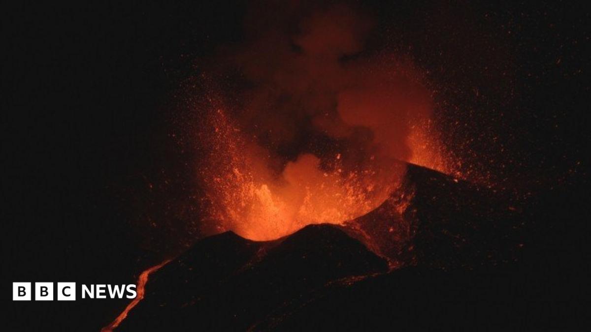 Bristol geologist wins Vetlesen Prize for volcano work - BBC News