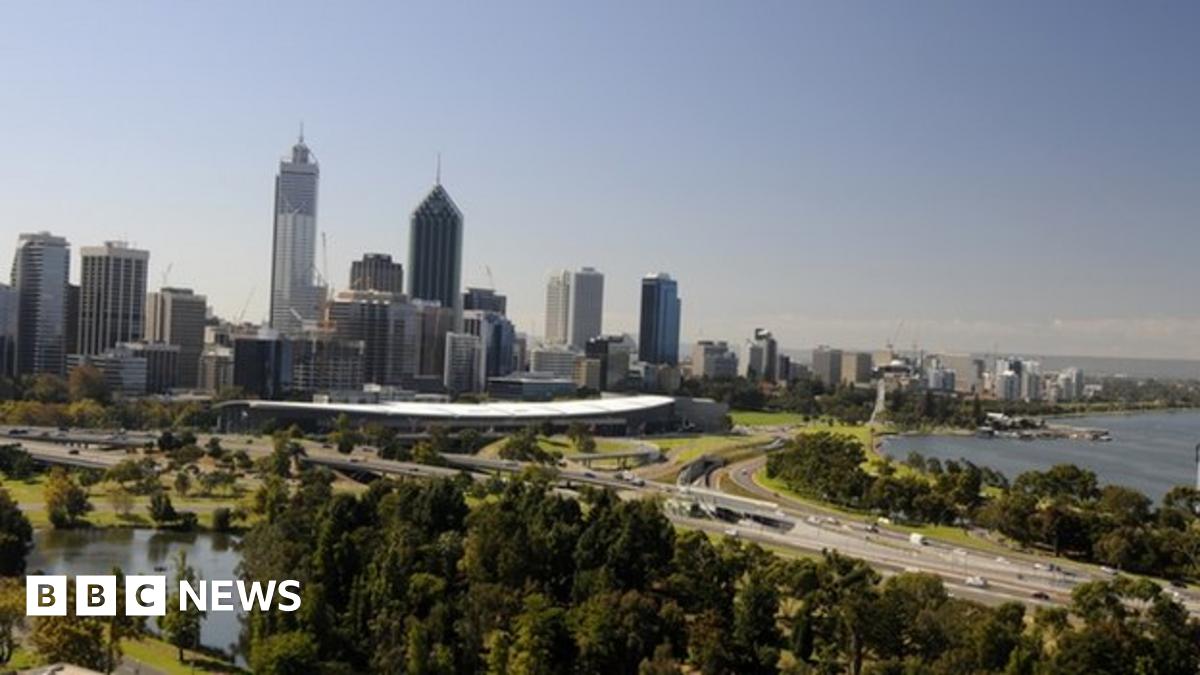 Five Irish charged over Perth, Australia, home renovation 'scam' - BBC News