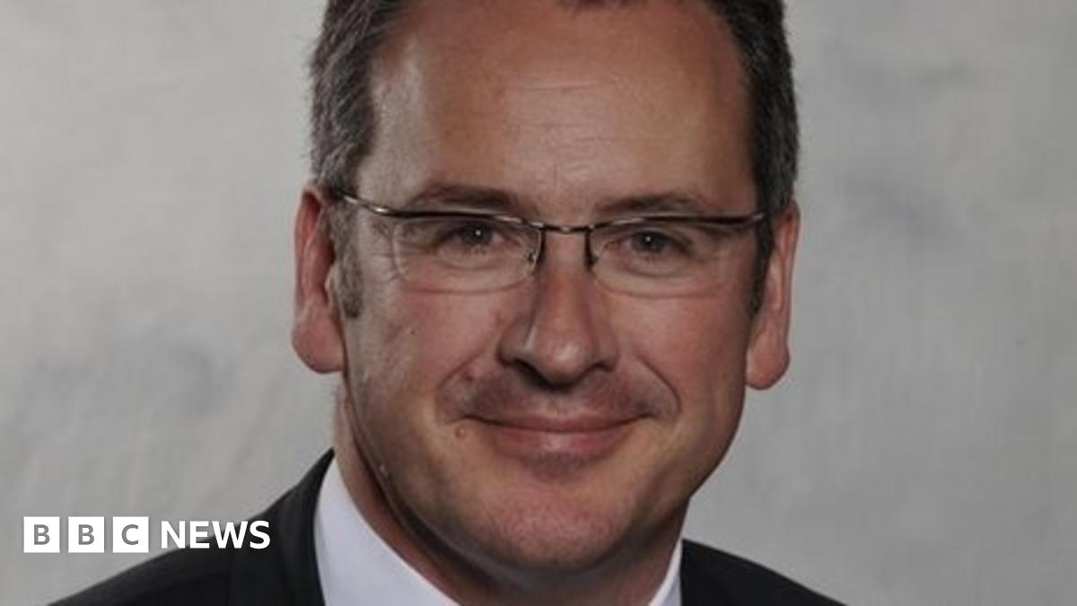 Fareham MP Mark Hoban to stand down from Parliament - BBC News