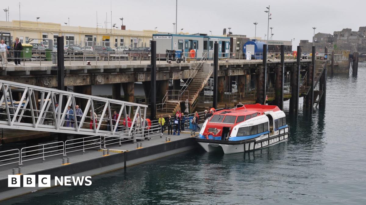 Guernsey's cruise ship tenders may land at Albert Pier - BBC News
