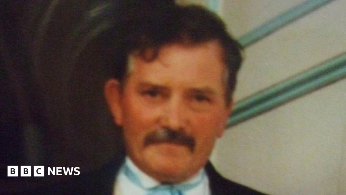 Neil Roberts death: Castletown murder trial adjourned - BBC News