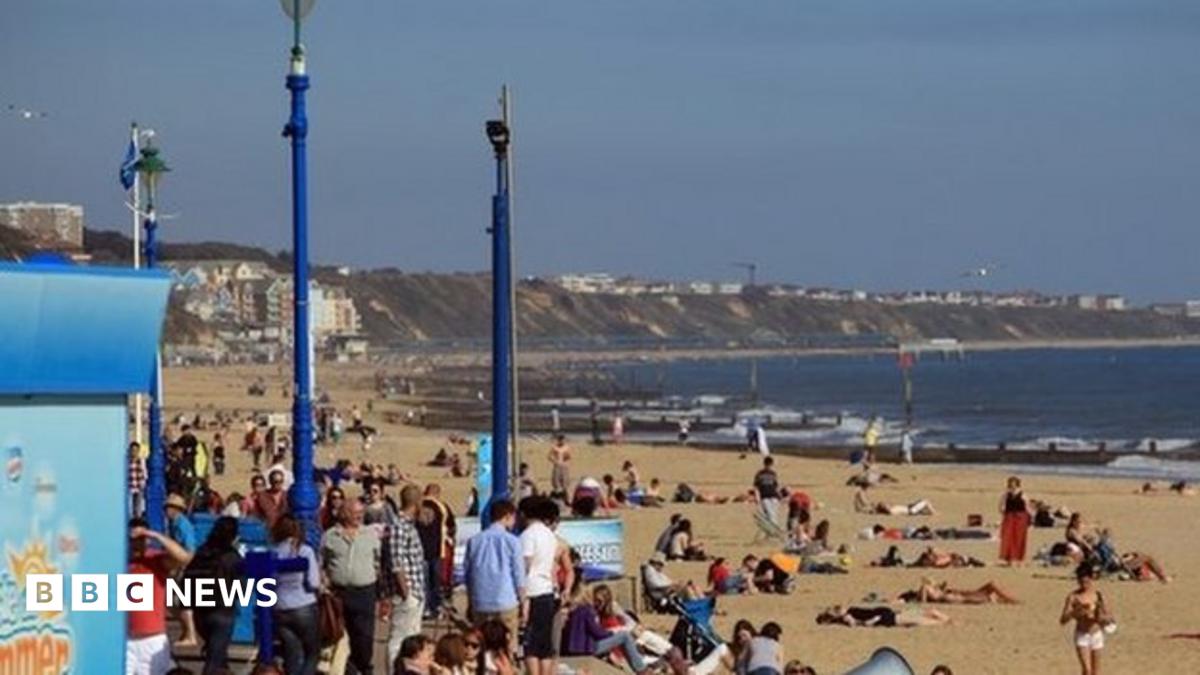 Bournemouth beach gets £43.7m to combat erosion - BBC News