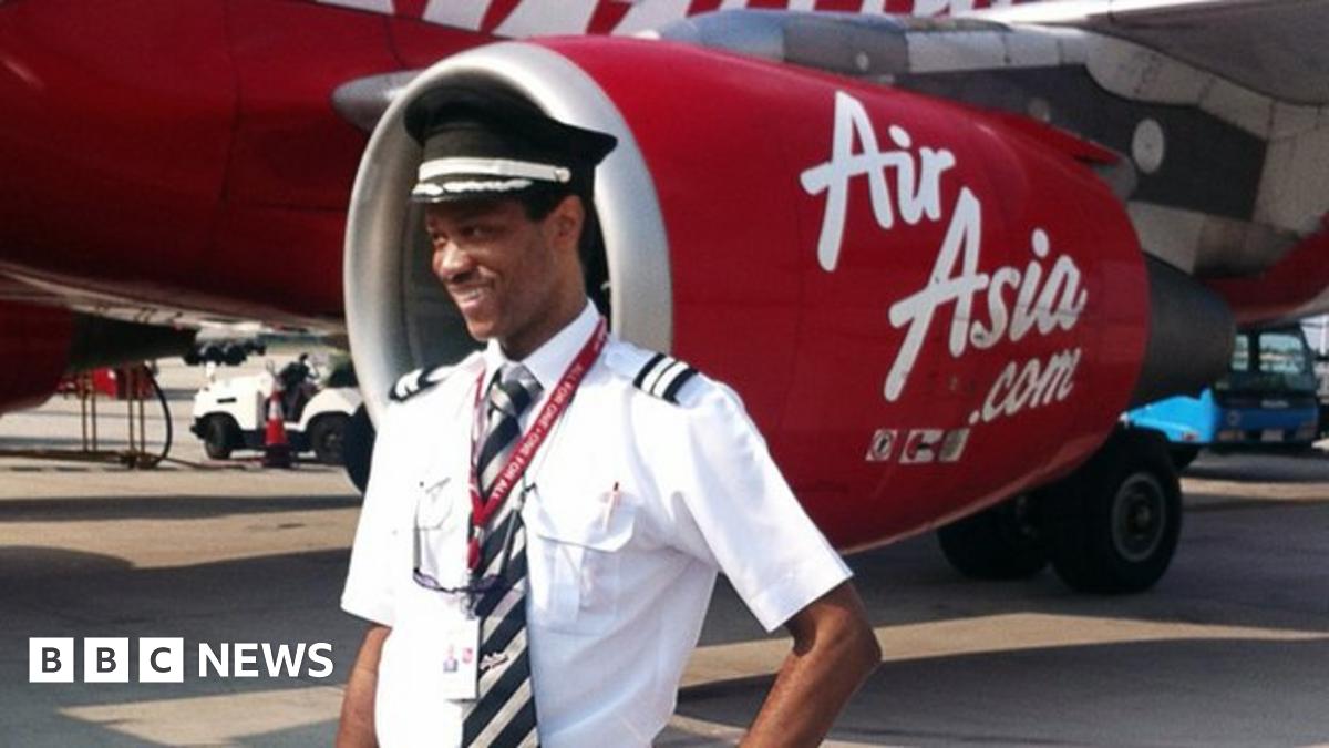 AirAsia crash: 'Co-pilot was flying plane' - BBC News