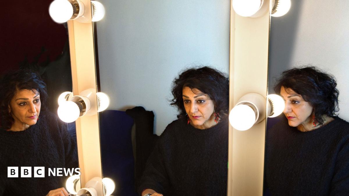 Bruntwood Prize: Playwrights at work - BBC News