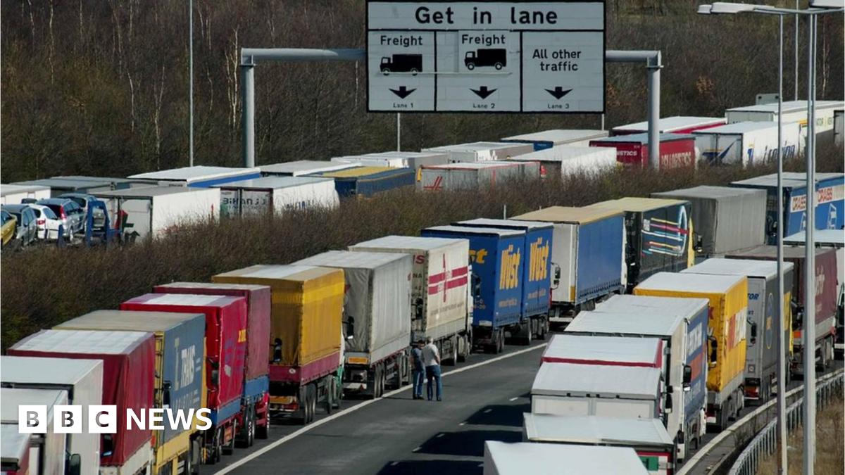 Operation Stack: Kent lorry park to get funding boost - BBC News