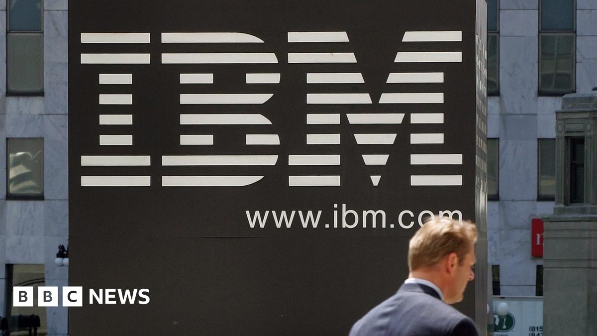 Leicester IBM services centre 'to create 300 jobs' - BBC News
