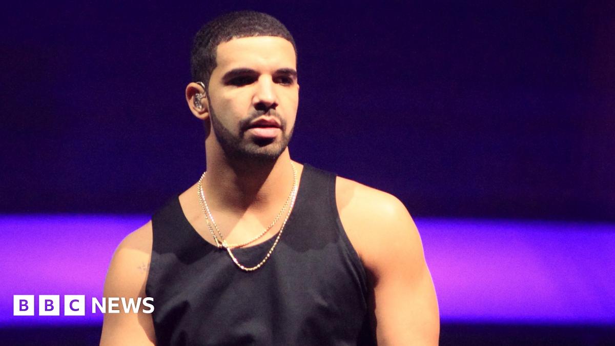 Rapper Drake to headline Wireless festival - BBC News