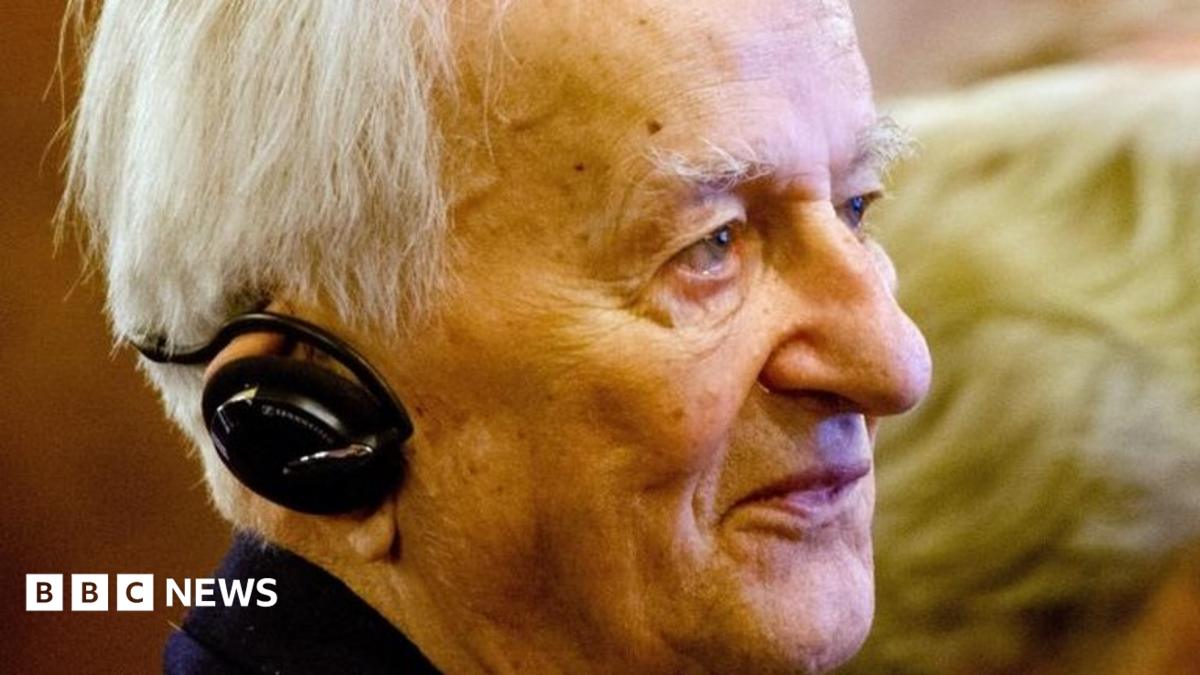 German ex-President Richard von Weizsaecker dies at 94 - BBC News