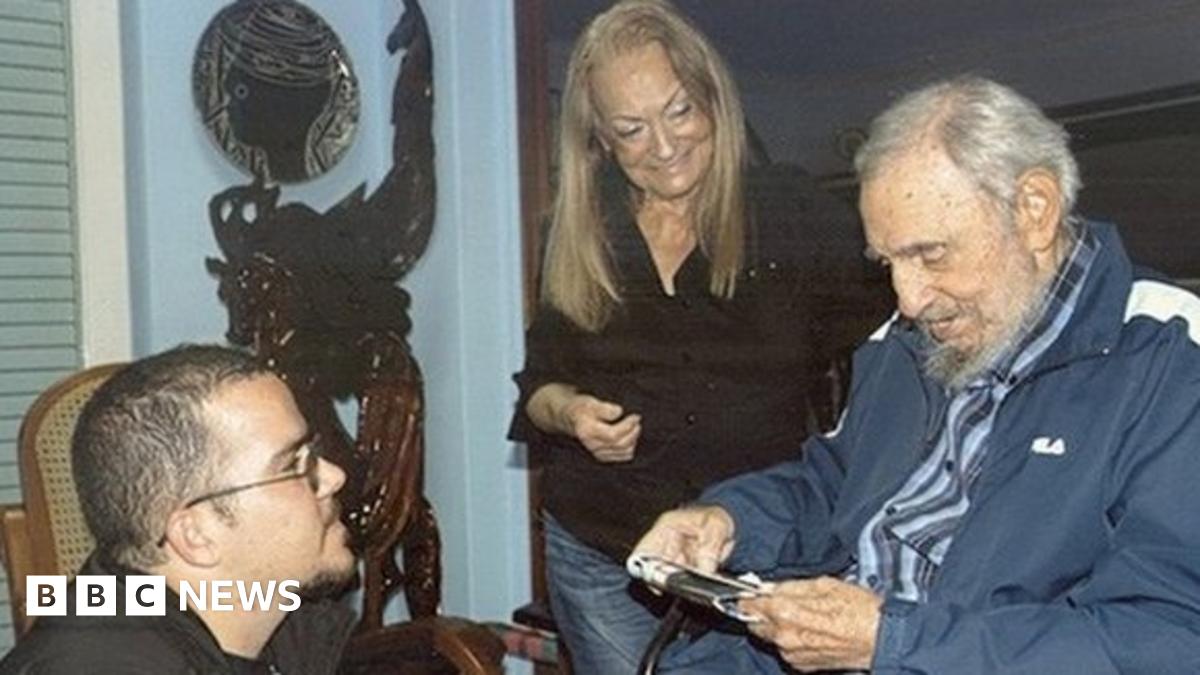 Cuba releases new pictures of ex-leader Fidel Castro - BBC News