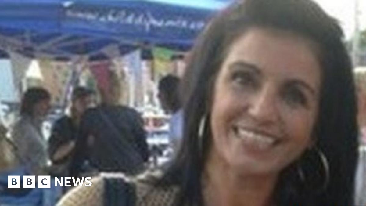 Christina Spillane killing: Knife blade 'snapped in stabbing' - BBC News