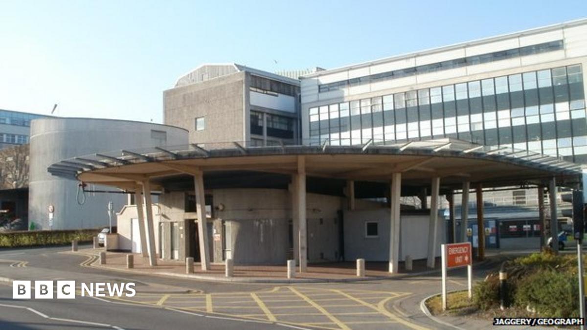 Cardiff hospital parking row: 16,000 tickets unpaid - BBC News