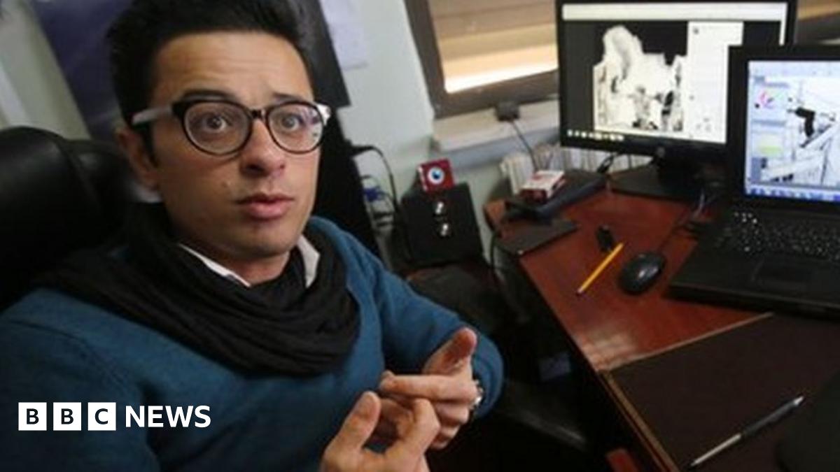 Palestinian paper apologises over 'Muhammad cartoon' - BBC News