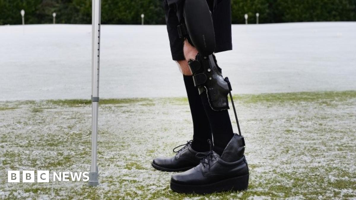 Man first to use computer-controlled leg brace - BBC News