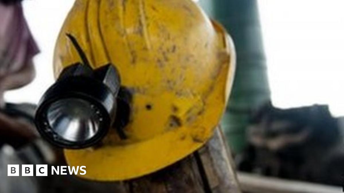 Service marks 125 years since Llanerch colliery disaster - BBC News