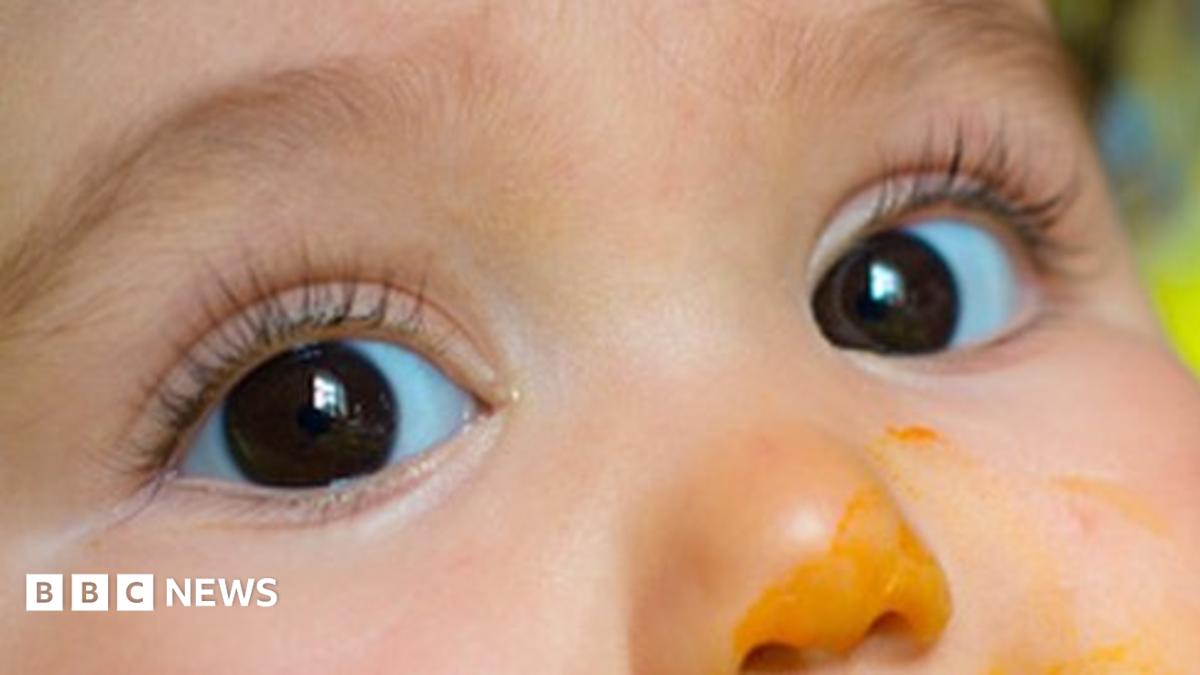 Babies with frequent eye movements linked to autism - BBC News