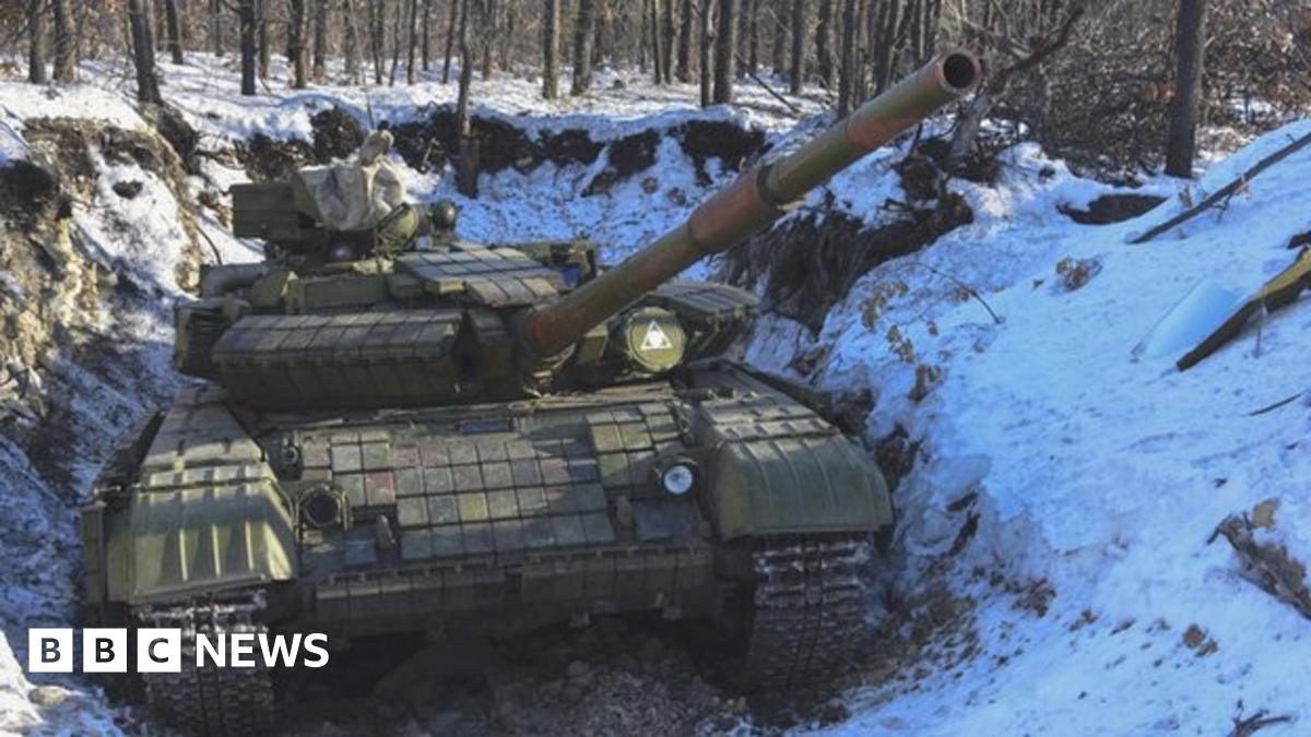 Ukraine 'can't stop Russian armour' - BBC News