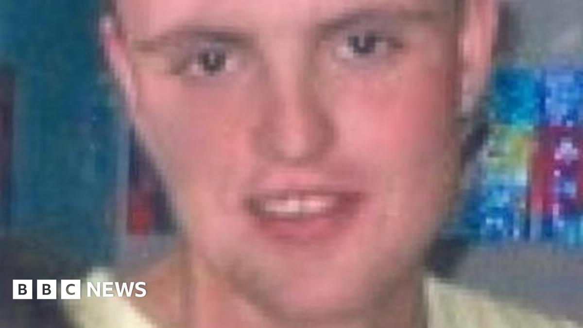 Family tribute to murder victim Garry Watson - BBC News