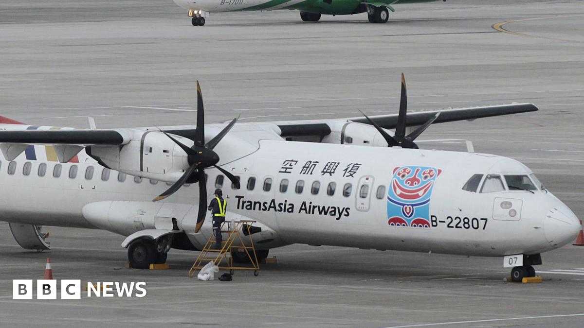 TransAsia GE235 crash: Flights cancelled to train Taiwan pilots - BBC News