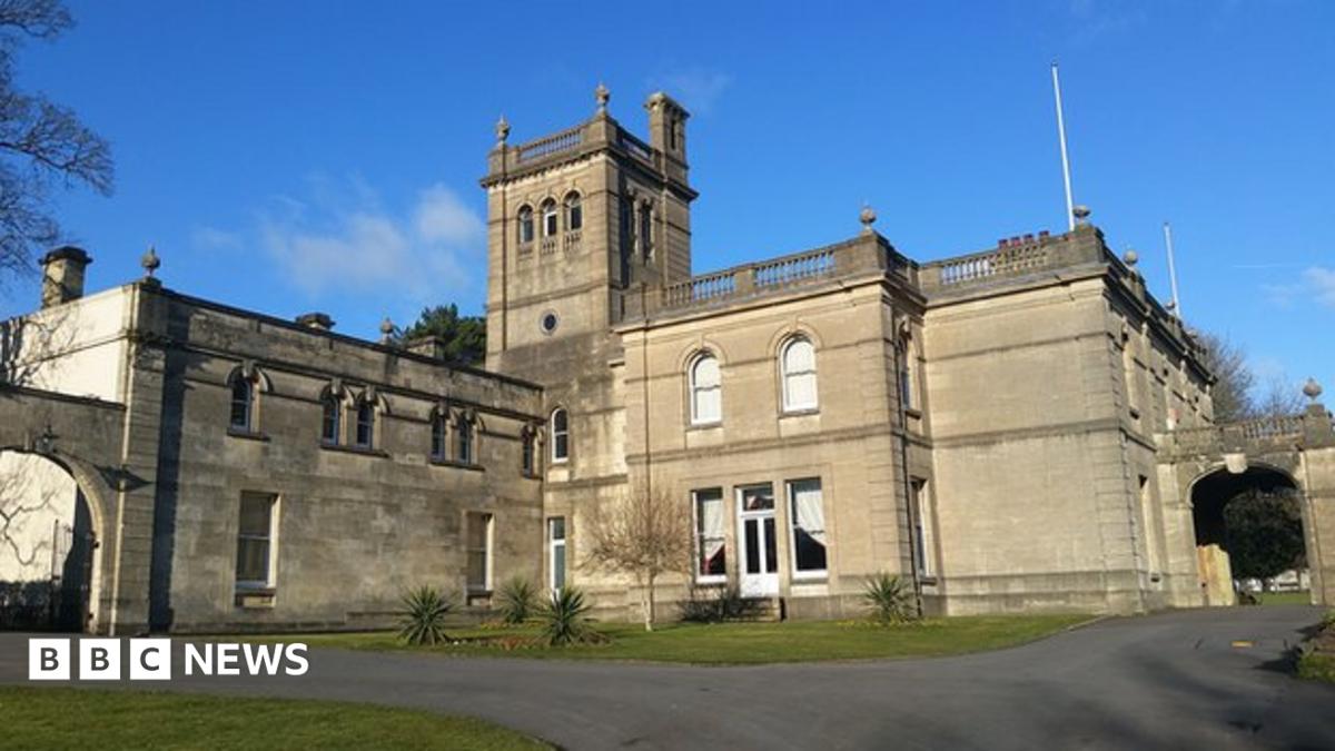 Llanelli's Parc Howard development signals 'new era' - BBC News