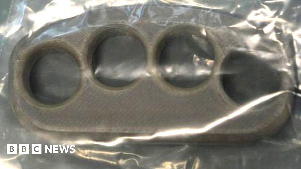 3D-printed knuckle dusters and gun parts seized in Australia - BBC News