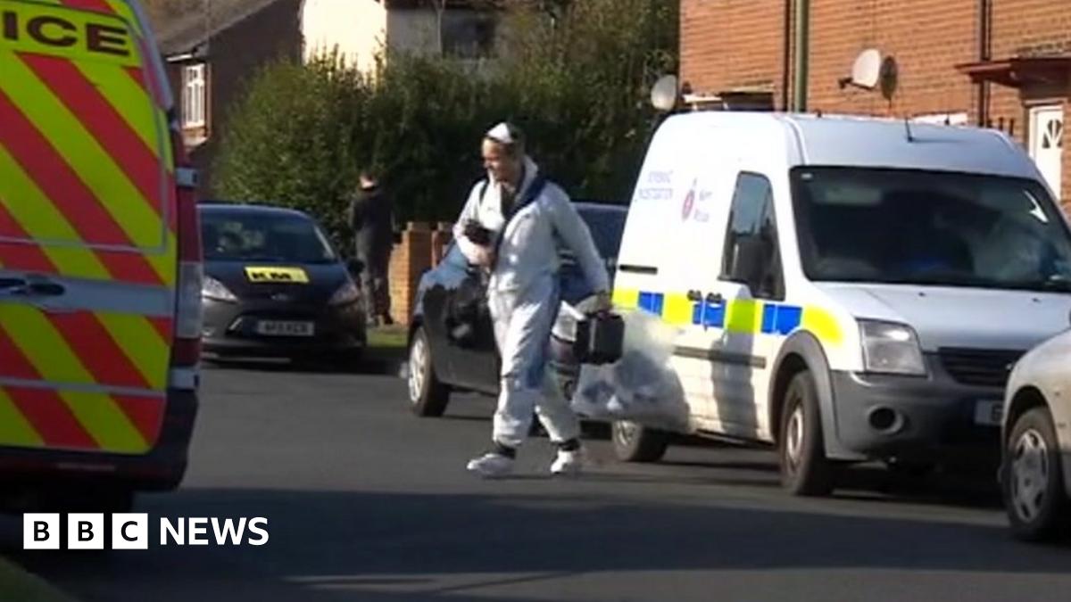 Marc Traylor on trial over Hersden daughter murder bid - BBC News