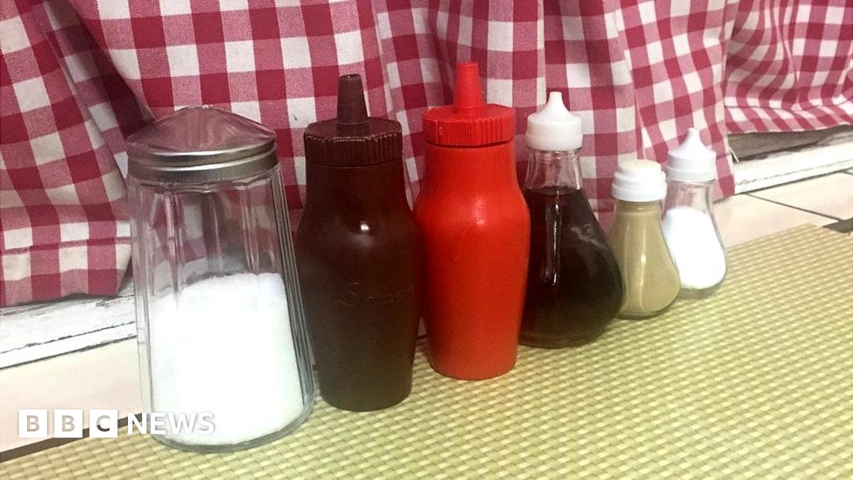 Cafe culture: The survival of the traditional British 'caff' - BBC News