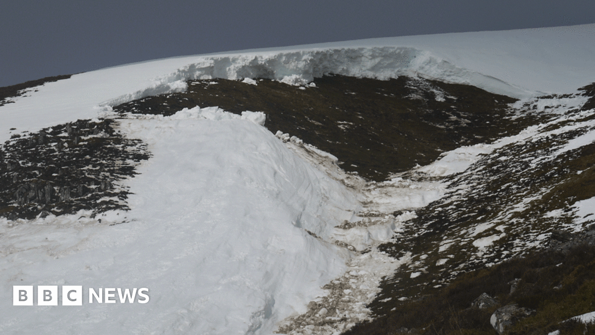 Avalanche 'big enough to bury car' recorded in Highlands - BBC News