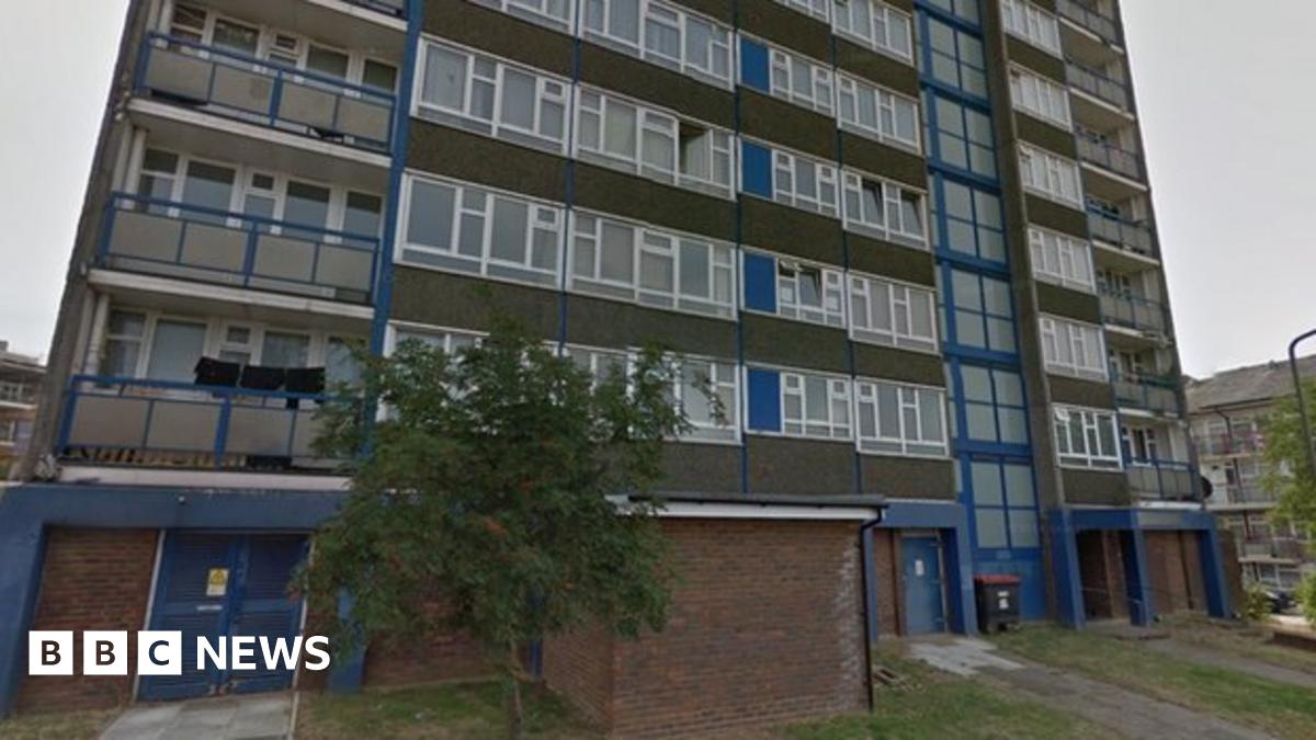 Man 'seriously injured' after Hendon police shooting - BBC News