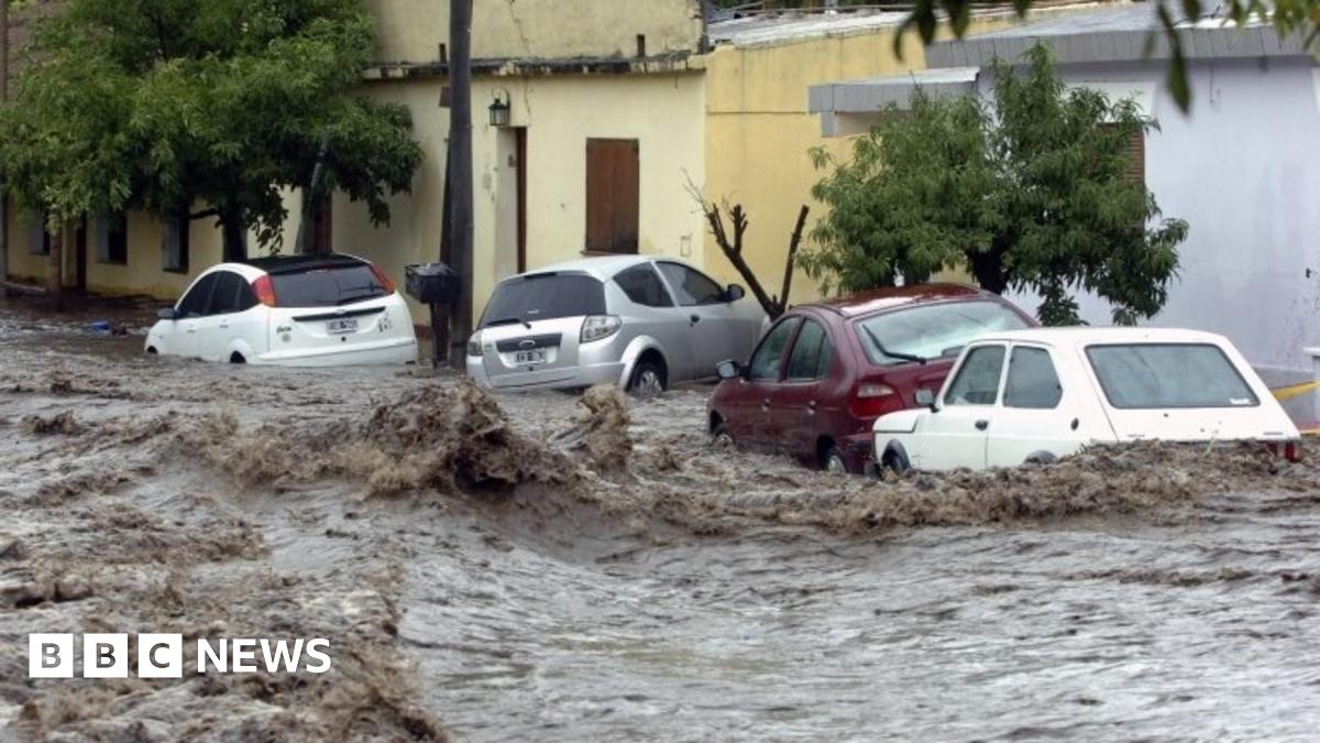 Northern Argentina floods kill at least six in Cordoba - BBC News