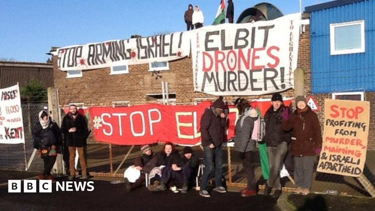 Arms protesters stage Broadstairs rooftop demonstration - BBC News