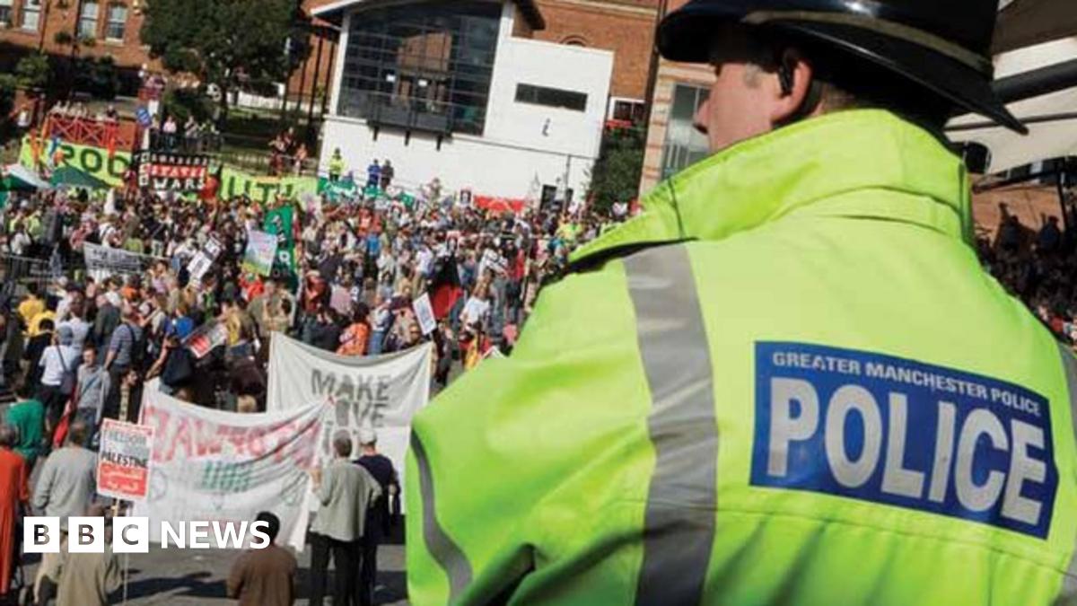 Police cuts: GMP chief Sir Peter Fahy issues £41m savings plan warning ...