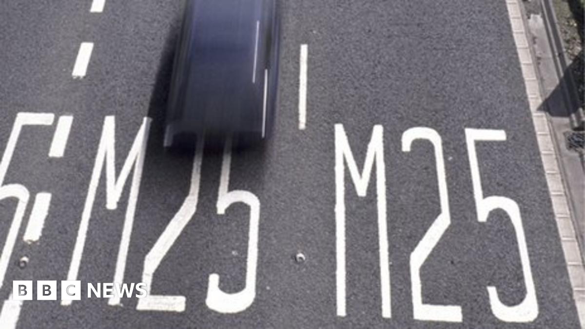 The anonymous 'hero' of the M25 - BBC News