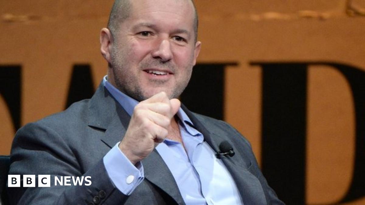 Motorola boss counters criticism from Apple's Jony Ive - BBC News