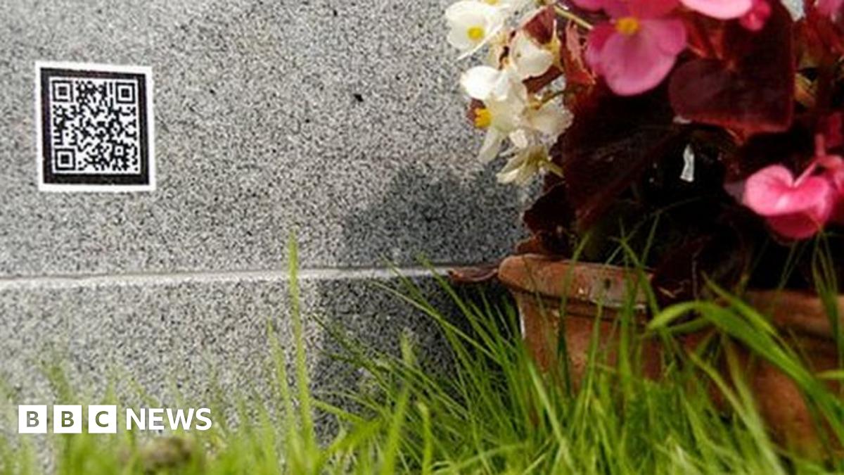 Somerset cemeteries approved for interactive QR code graves - BBC News