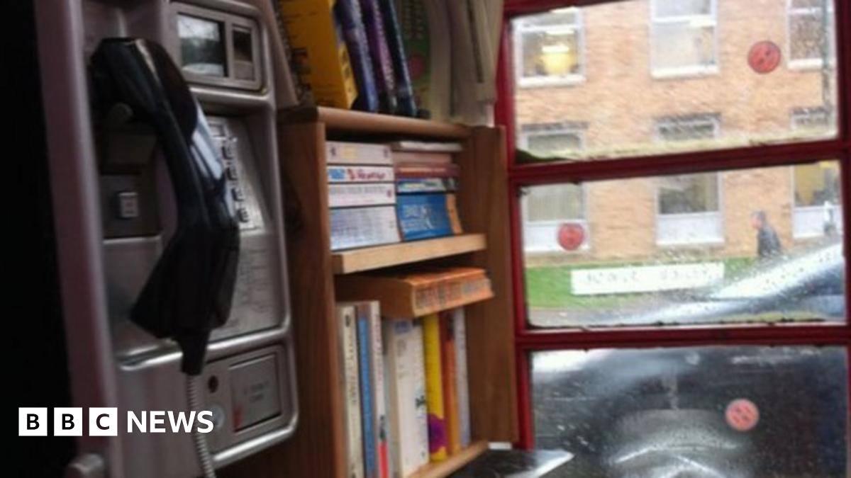 BT orders Banbury phone box library closure due to safety fears - BBC News