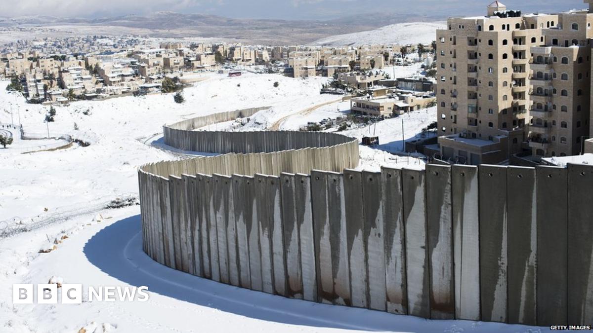 In pictures: Snow blankets the Middle East - BBC News
