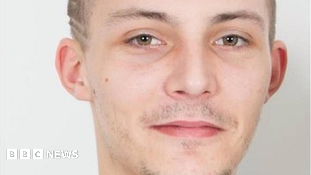 Newburgh crash death: Family of Liam Graham 'devastated' - BBC News