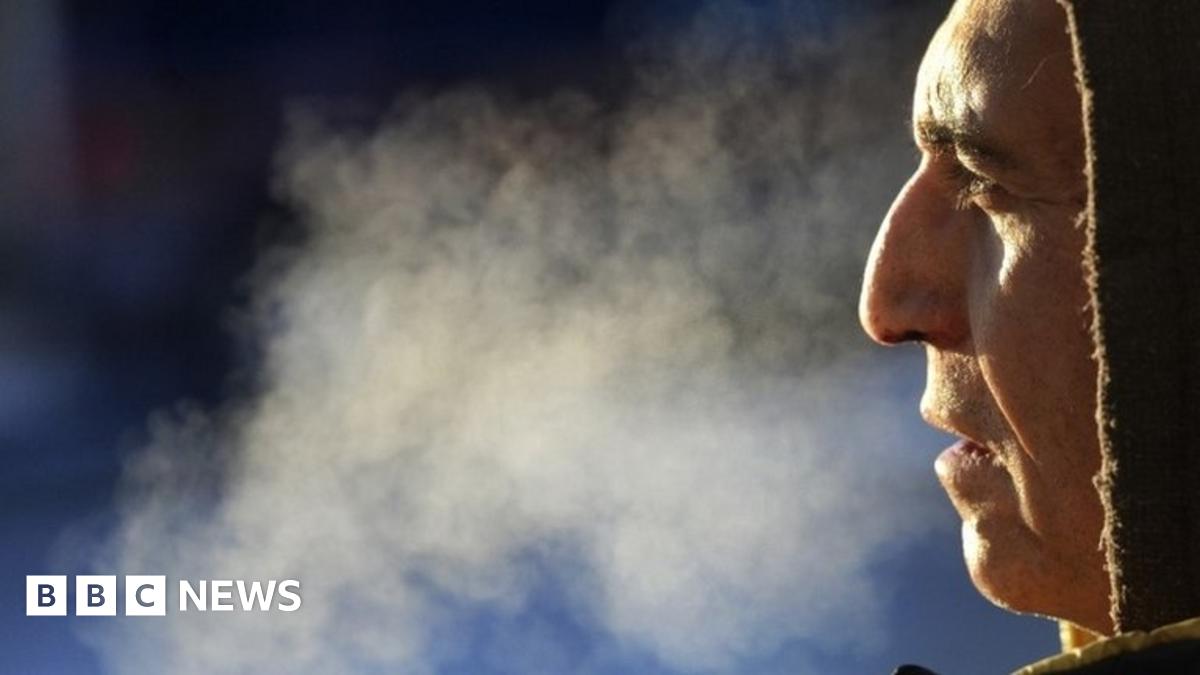 Record-breaking cold descends on eastern US - BBC News