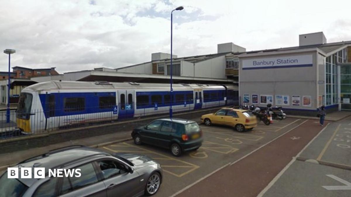 Derelict Banbury train depot set for new use - BBC News