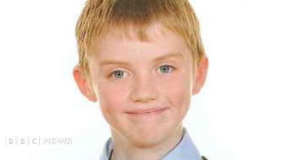 Search for missing Cameron Comey ends for seventh day - BBC News