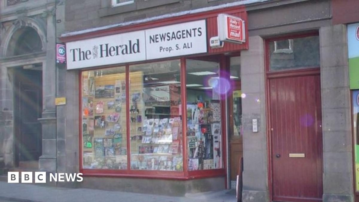 Man held after attempted robbery at Forfar newsagents - BBC News