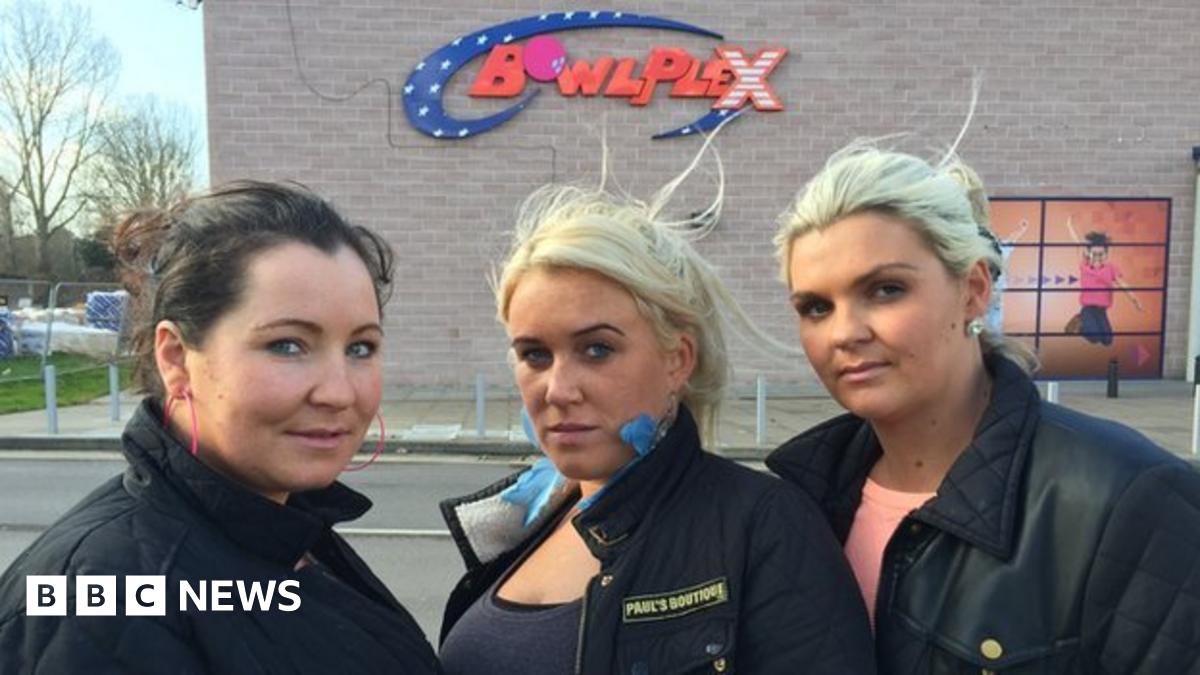 Oxford Grenoble Road Bowlplex in 'no travellers' row - BBC News